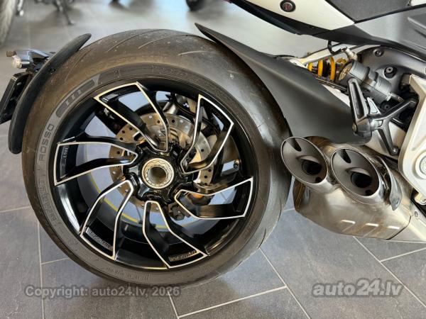 Ducati XDiavel 2018 Tallina vietnē Balts Ducati XDiavel 2018 Tallina, ar dzinēja tilpumu 1.26 L un nobraukumu 8 tūkst. km par 15990 €, foto 8 vietnē AUTOMOTO.COM.LV