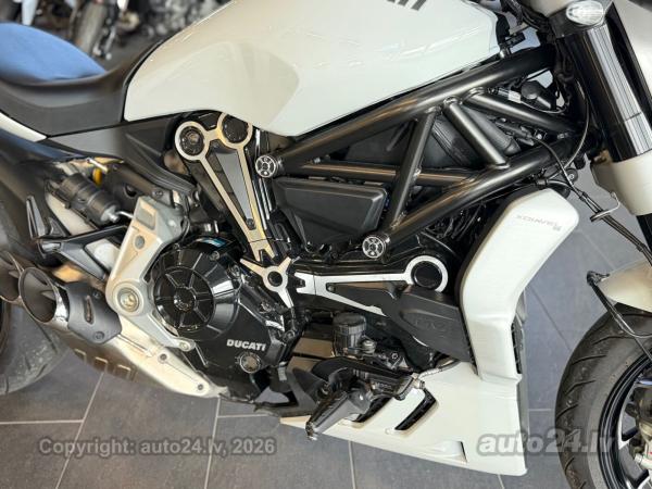 Ducati XDiavel 2018 Tallina vietnē Balts Ducati XDiavel 2018 Tallina, ar dzinēja tilpumu 1.26 L un nobraukumu 8 tūkst. km par 15990 €, foto 9 vietnē AUTOMOTO.COM.LV