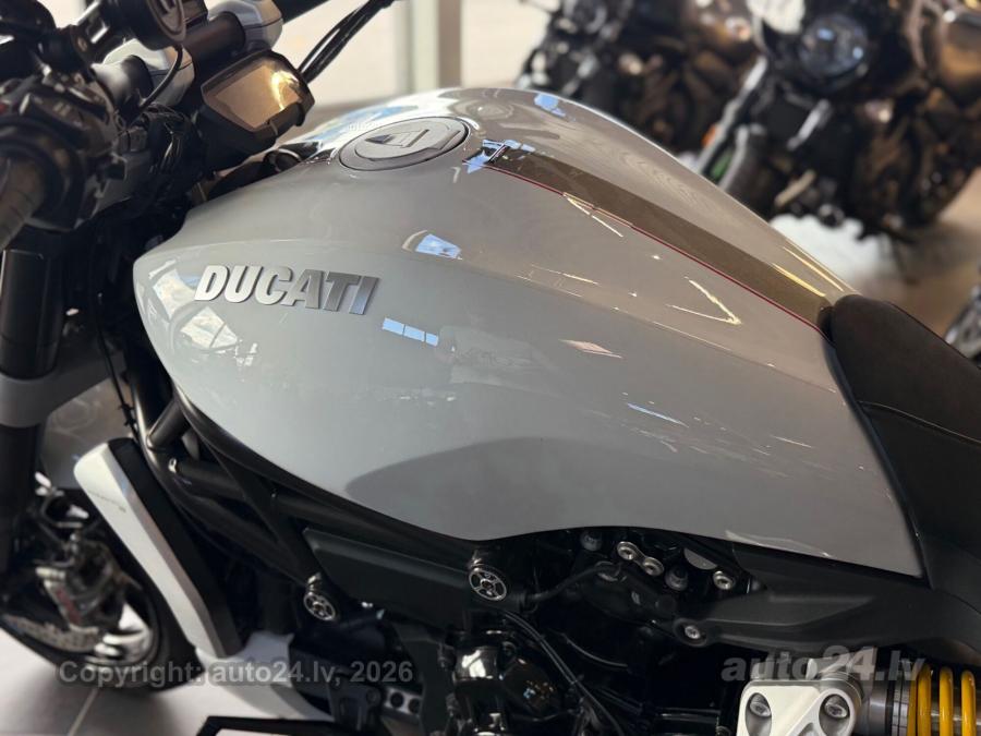 White Ducati XDiavel 2018 in Tallinn, with an engine capacity of 1.26 L and mileage of 8 thousand km for 15990 €, photo 15 on AUTOMOTO.COM.LV