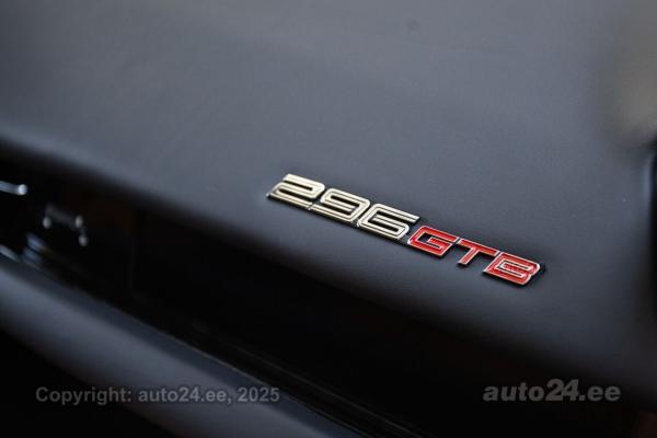 Melns Ferrari 296 2023 Tallina, ar dzinēja tilpumu 3.00 L un nobraukumu 12 tūkst. km par 275000 €, foto 11 vietnē AUTOMOTO.COM.LV