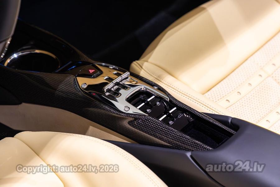 Balts Ferrari 296 2025 Tallina, ar dzinēja tilpumu 2.90 L un nobraukumu 2 tūkst. km par 399900 €, foto 17 vietnē AUTOMOTO.COM.LV