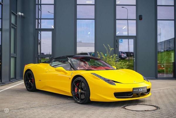 Ferrari 458 2014 in Kaunas on AUTOMOTO.COM.LV Grey Ferrari 458 2014 in Kaunas, with an engine capacity of 4.50 L and mileage of 64 thousand km for 195550 €, photo 5 on AUTOMOTO.COM.LV