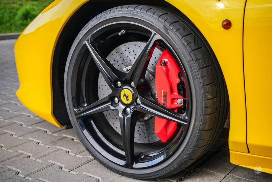 Pelēks Ferrari 458 2014 Kauņa, ar dzinēja tilpumu 4.50 L un nobraukumu 64 tūkst. km par 195550 €, foto 12 vietnē AUTOMOTO.COM.LV