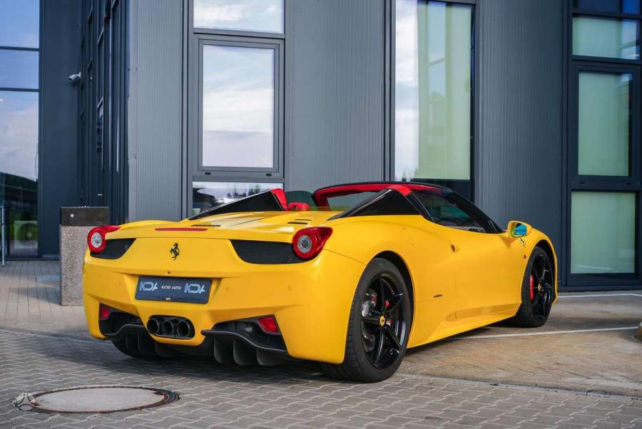 Pelēks Ferrari 458 2014 Kauņa, ar dzinēja tilpumu 4.50 L un nobraukumu 64 tūkst. km par 195550 €, foto 16 vietnē AUTOMOTO.COM.LV