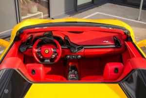 Pelēks Ferrari 458 2014 Kauņa, ar dzinēja tilpumu 4.50 L un nobraukumu 64 tūkst. km par 195550 €, foto 21 vietnē AUTOMOTO.COM.LV