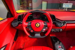 Pelēks Ferrari 458 2014 Kauņa, ar dzinēja tilpumu 4.50 L un nobraukumu 64 tūkst. km par 195550 €, foto 22 vietnē AUTOMOTO.COM.LV