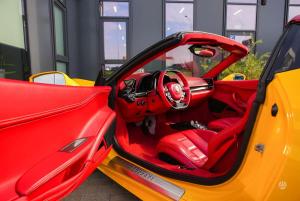 Pelēks Ferrari 458 2014 Kauņa, ar dzinēja tilpumu 4.50 L un nobraukumu 64 tūkst. km par 195550 €, foto 29 vietnē AUTOMOTO.COM.LV