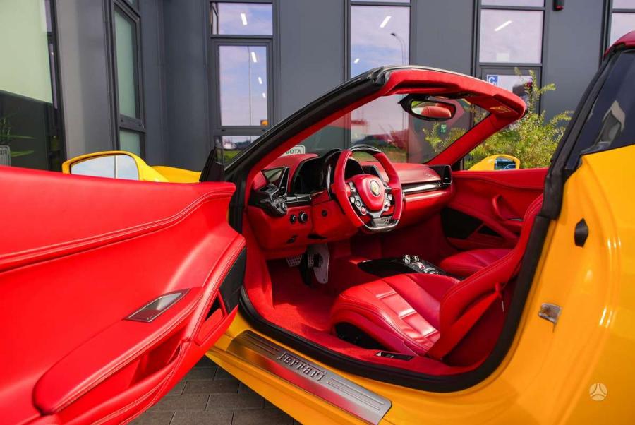 Pelēks Ferrari 458 2014 Kauņa, ar dzinēja tilpumu 4.50 L un nobraukumu 64 tūkst. km par 195550 €, foto 29 vietnē AUTOMOTO.COM.LV