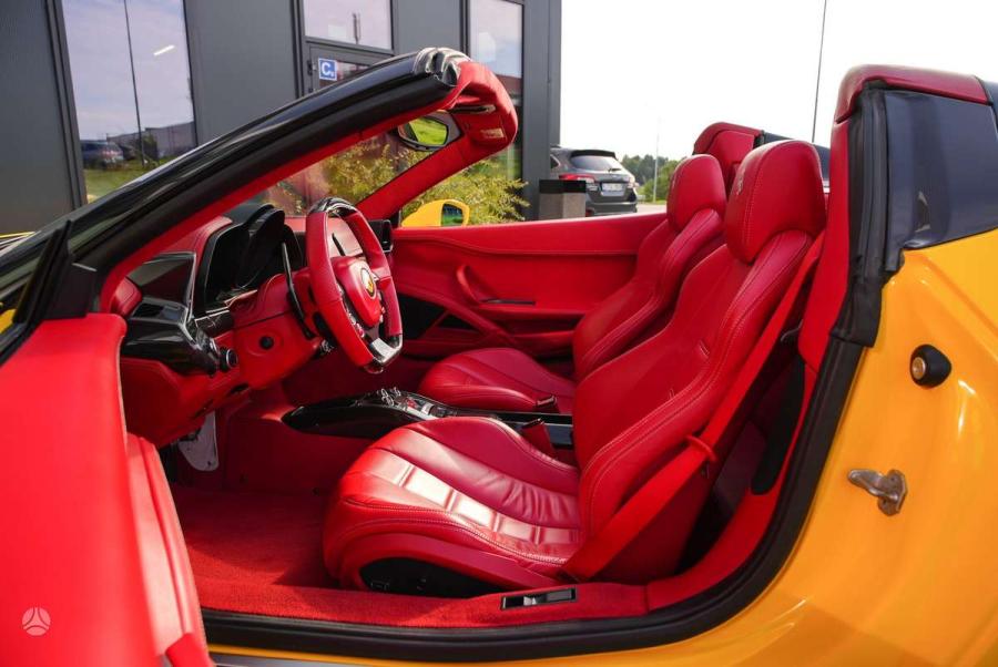 Pelēks Ferrari 458 2014 Kauņa, ar dzinēja tilpumu 4.50 L un nobraukumu 64 tūkst. km par 195550 €, foto 30 vietnē AUTOMOTO.COM.LV