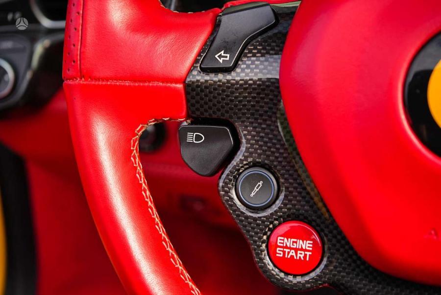 Pelēks Ferrari 458 2014 Kauņa, ar dzinēja tilpumu 4.50 L un nobraukumu 64 tūkst. km par 195550 €, foto 33 vietnē AUTOMOTO.COM.LV
