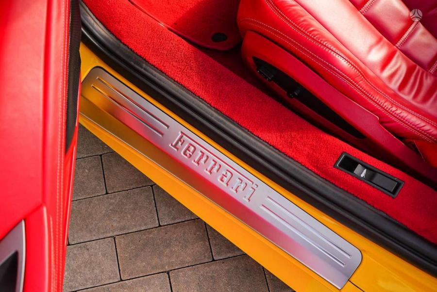 Pelēks Ferrari 458 2014 Kauņa, ar dzinēja tilpumu 4.50 L un nobraukumu 64 tūkst. km par 195550 €, foto 34 vietnē AUTOMOTO.COM.LV