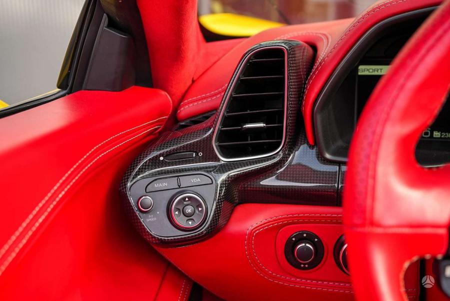 Pelēks Ferrari 458 2014 Kauņa, ar dzinēja tilpumu 4.50 L un nobraukumu 64 tūkst. km par 195550 €, foto 35 vietnē AUTOMOTO.COM.LV