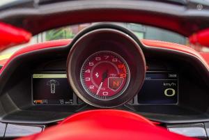 Pelēks Ferrari 458 2014 Kauņa, ar dzinēja tilpumu 4.50 L un nobraukumu 64 tūkst. km par 195550 €, foto 39 vietnē AUTOMOTO.COM.LV