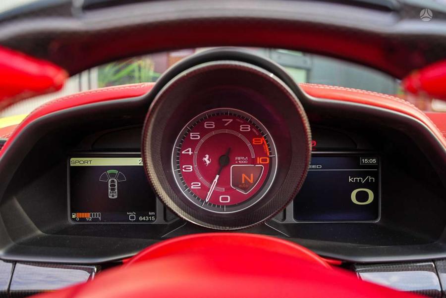 Pelēks Ferrari 458 2014 Kauņa, ar dzinēja tilpumu 4.50 L un nobraukumu 64 tūkst. km par 195550 €, foto 39 vietnē AUTOMOTO.COM.LV