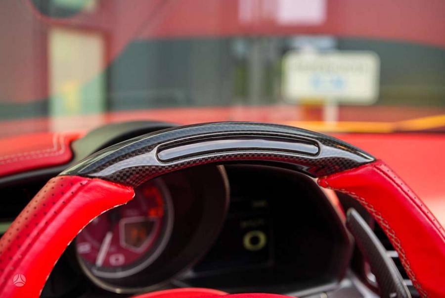 Pelēks Ferrari 458 2014 Kauņa, ar dzinēja tilpumu 4.50 L un nobraukumu 64 tūkst. km par 195550 €, foto 42 vietnē AUTOMOTO.COM.LV