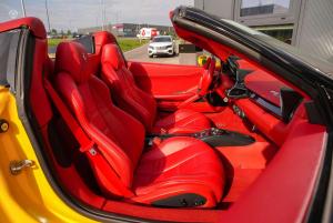 Pelēks Ferrari 458 2014 Kauņa, ar dzinēja tilpumu 4.50 L un nobraukumu 64 tūkst. km par 195550 €, foto 43 vietnē AUTOMOTO.COM.LV