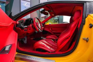 Pelēks Ferrari 458 2014 Kauņa, ar dzinēja tilpumu 4.50 L un nobraukumu 64 tūkst. km par 195550 €, foto 45 vietnē AUTOMOTO.COM.LV