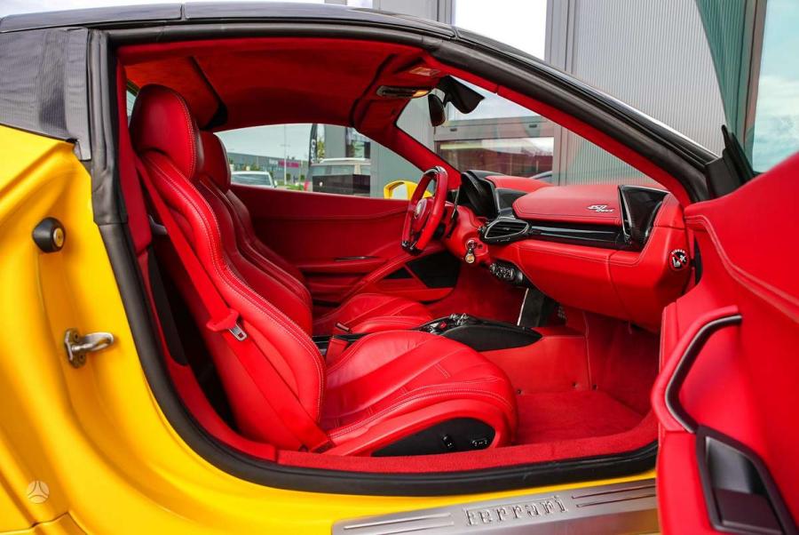 Pelēks Ferrari 458 2014 Kauņa, ar dzinēja tilpumu 4.50 L un nobraukumu 64 tūkst. km par 195550 €, foto 46 vietnē AUTOMOTO.COM.LV