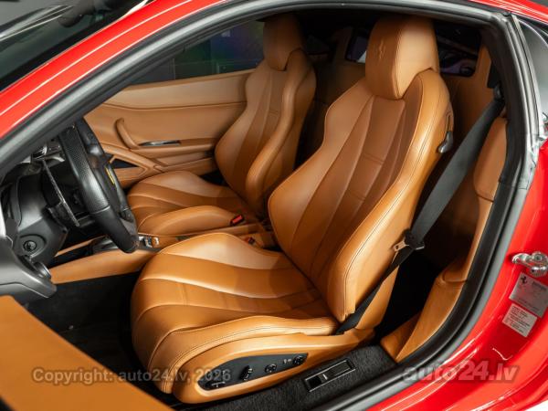 Sarkans Ferrari 458-italia 2011 Tallina, ar dzinēja tilpumu 4.50 L un nobraukumu 50 tūkst. km par 199900 €, foto 11 vietnē AUTOMOTO.COM.LV