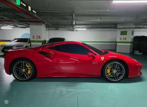 Красный Феррари 488 GTB 2016 в Вильнюс, объемом двигателя 3.90 л и пробегом 37 тыс. км за 123000 €, фото 7 на AUTOMOTO.COM.LV