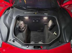 Красный Феррари 488 GTB 2016 в Вильнюс, объемом двигателя 3.90 л и пробегом 37 тыс. км за 123000 €, фото 9 на AUTOMOTO.COM.LV