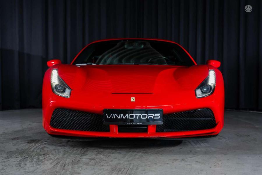 Красный Феррари 488 GTB 2017 в Вильнюс, объемом двигателя 3.90 л и пробегом 57 тыс. км за 169999 €, фото 3 на AUTOMOTO.COM.LV