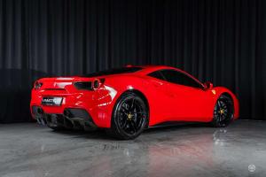 Красный Феррари 488 GTB 2017 в Вильнюс, объемом двигателя 3.90 л и пробегом 57 тыс. км за 169999 €, фото 5 на AUTOMOTO.COM.LV