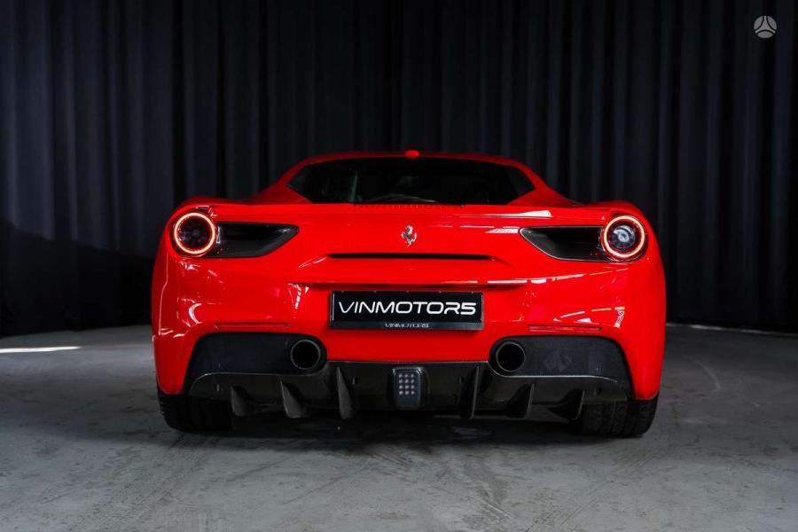 Красный Феррари 488 GTB 2017 в Вильнюс, объемом двигателя 3.90 л и пробегом 57 тыс. км за 169999 €, фото 6 на AUTOMOTO.COM.LV