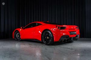 Красный Феррари 488 GTB 2017 в Вильнюс, объемом двигателя 3.90 л и пробегом 57 тыс. км за 169999 €, фото 7 на AUTOMOTO.COM.LV