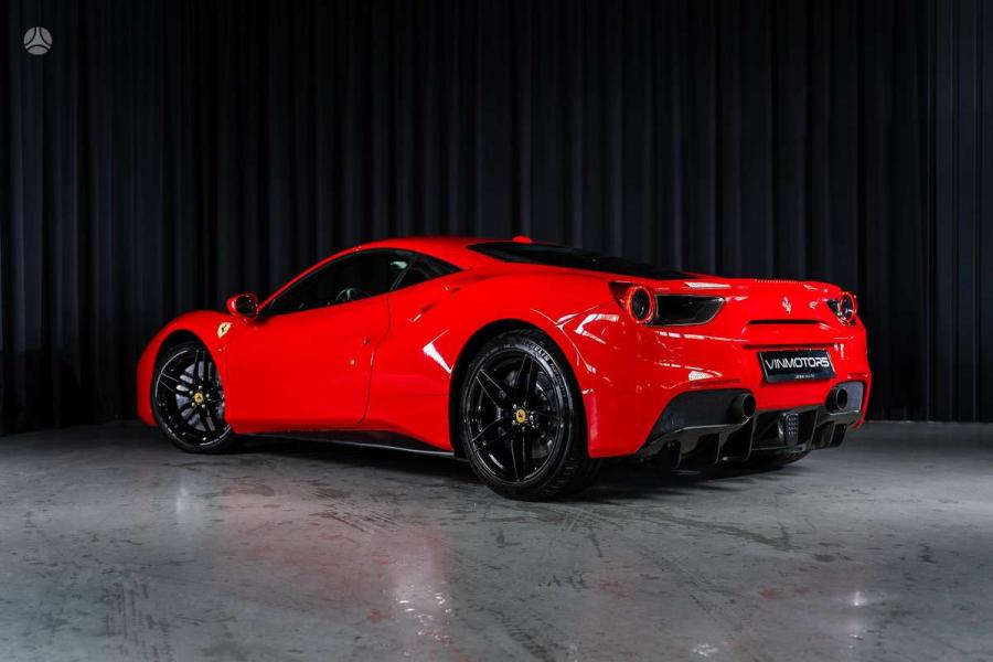 Красный Феррари 488 GTB 2017 в Вильнюс, объемом двигателя 3.90 л и пробегом 57 тыс. км за 169999 €, фото 7 на AUTOMOTO.COM.LV