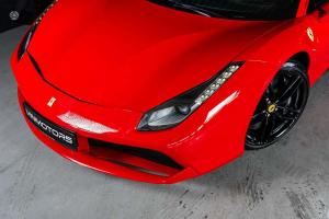 Красный Феррари 488 GTB 2017 в Вильнюс, объемом двигателя 3.90 л и пробегом 57 тыс. км за 169999 €, фото 8 на AUTOMOTO.COM.LV