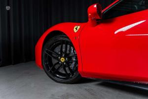 Красный Феррари 488 GTB 2017 в Вильнюс, объемом двигателя 3.90 л и пробегом 57 тыс. км за 169999 €, фото 11 на AUTOMOTO.COM.LV