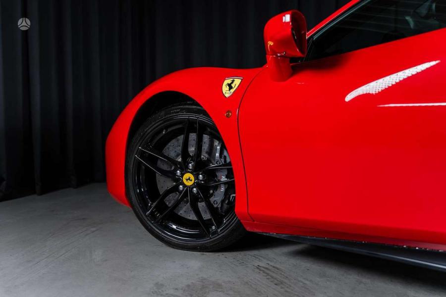 Красный Феррари 488 GTB 2017 в Вильнюс, объемом двигателя 3.90 л и пробегом 57 тыс. км за 169999 €, фото 11 на AUTOMOTO.COM.LV