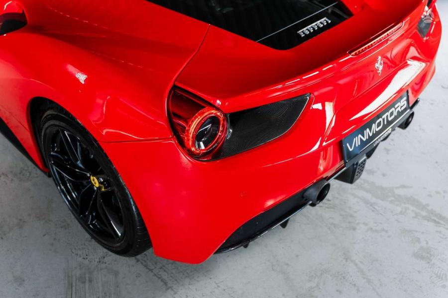 Красный Феррари 488 GTB 2017 в Вильнюс, объемом двигателя 3.90 л и пробегом 57 тыс. км за 169999 €, фото 16 на AUTOMOTO.COM.LV