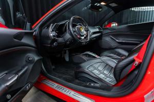 Красный Феррари 488 GTB 2017 в Вильнюс, объемом двигателя 3.90 л и пробегом 57 тыс. км за 169999 €, фото 20 на AUTOMOTO.COM.LV