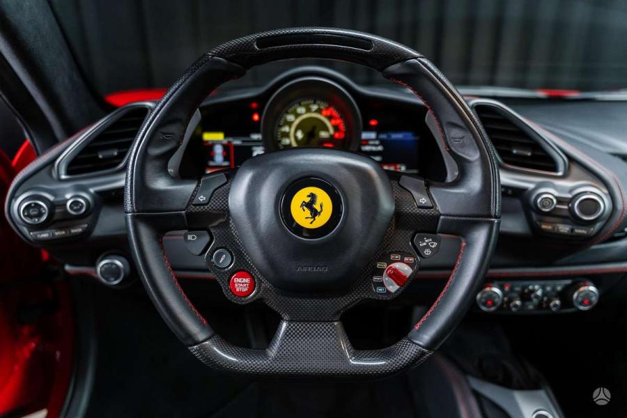 Красный Феррари 488 GTB 2017 в Вильнюс, объемом двигателя 3.90 л и пробегом 57 тыс. км за 169999 €, фото 25 на AUTOMOTO.COM.LV