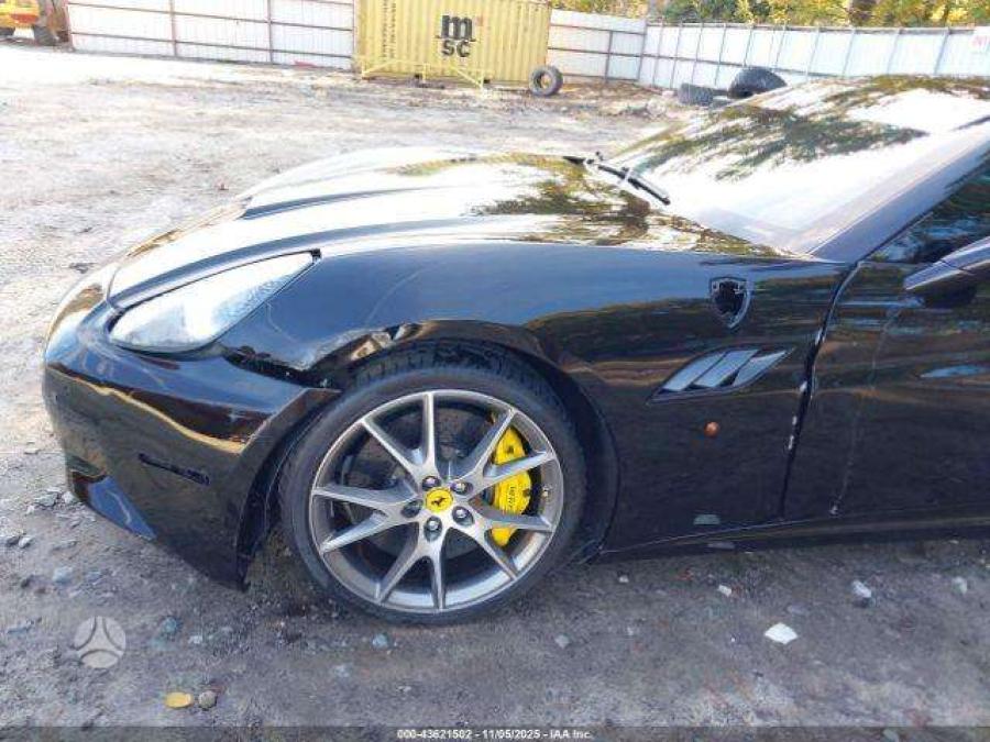 Black Ferrari California 2013 in Klaipeda, with an engine capacity of 4.31 L and mileage of 20 thousand km for 63000 €, photo 6 on AUTOMOTO.COM.LV