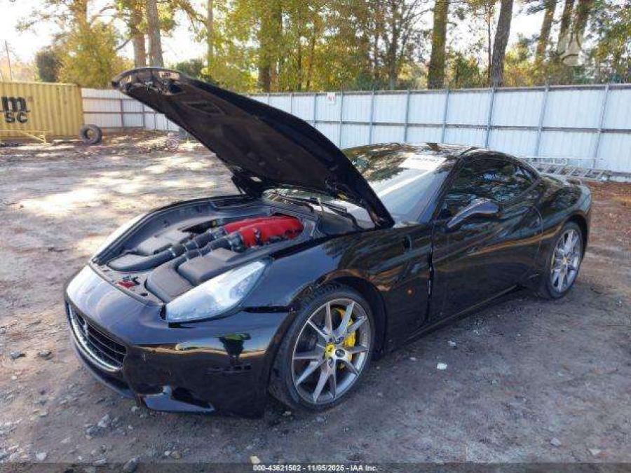 Black Ferrari California 2013 in Klaipeda, with an engine capacity of 4.31 L and mileage of 20 thousand km for 63000 €, photo 19 on AUTOMOTO.COM.LV