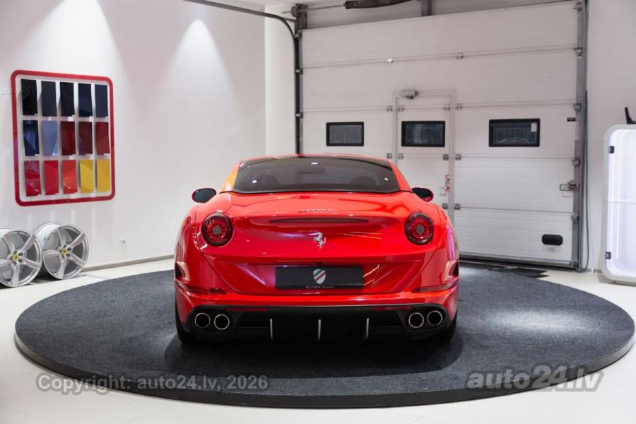Red Ferrari California 2015 in Tallinn, with an engine capacity of 3.90 L and mileage of 34 thousand km for 156198 €, photo 3 on AUTOMOTO.COM.LV