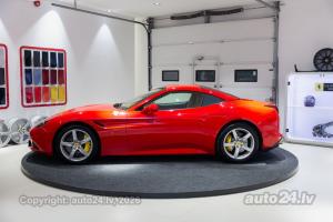 Red Ferrari California 2015 in Tallinn, with an engine capacity of 3.90 L and mileage of 34 thousand km for 156198 €, photo 4 on AUTOMOTO.COM.LV