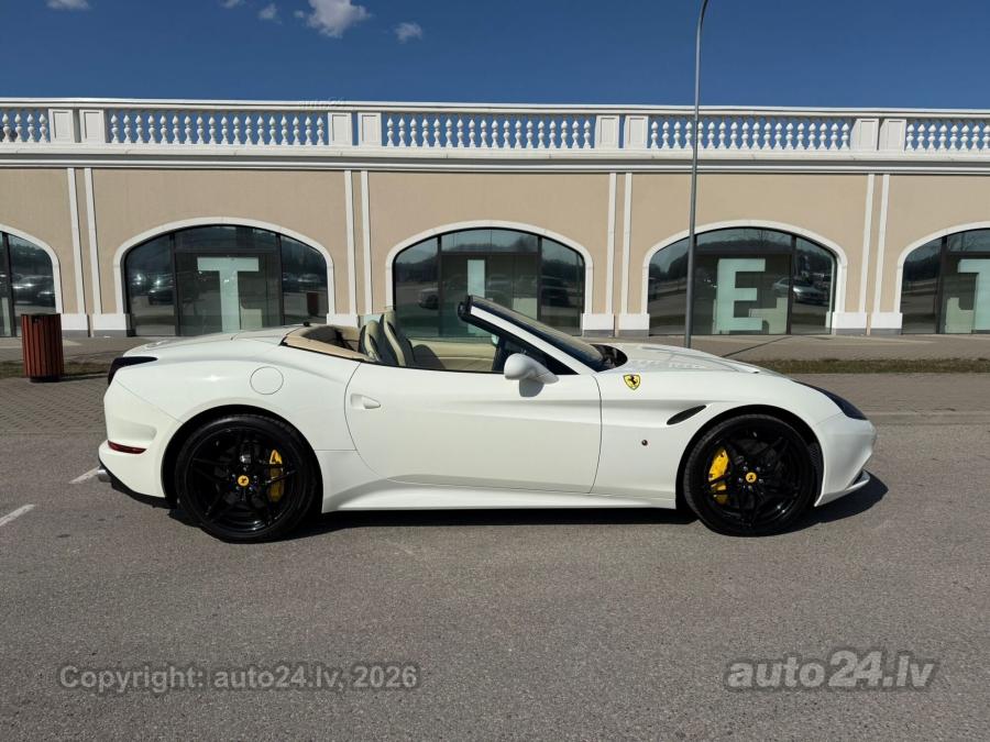 White Ferrari California 2015 in Riga, with an engine capacity of 0.00 L and mileage of 55 thousand km for 135160 €, photo 5 on AUTOMOTO.COM.LV