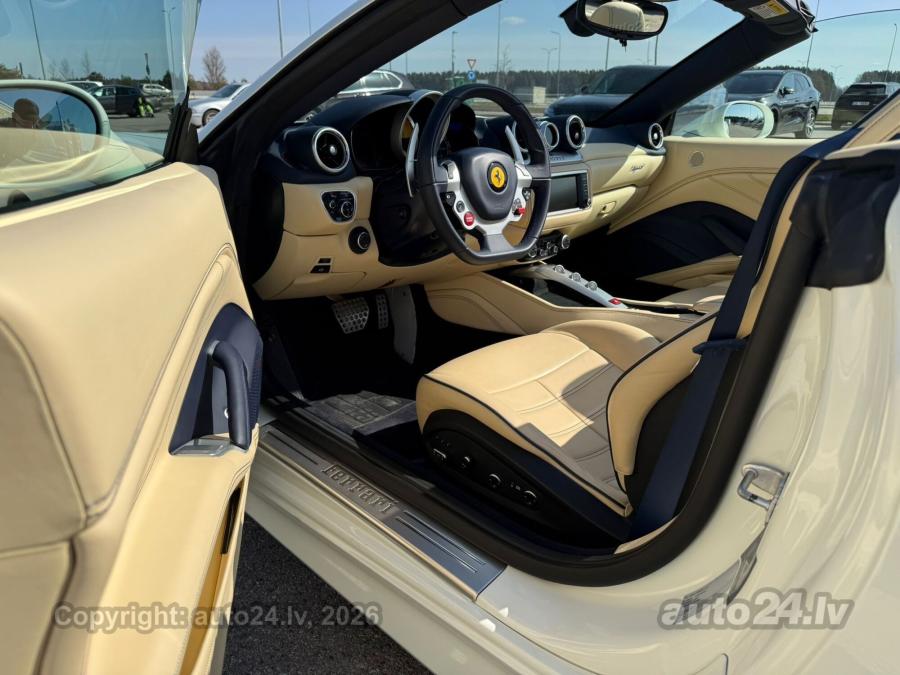 White Ferrari California 2015 in Riga, with an engine capacity of 0.00 L and mileage of 55 thousand km for 135160 €, photo 8 on AUTOMOTO.COM.LV