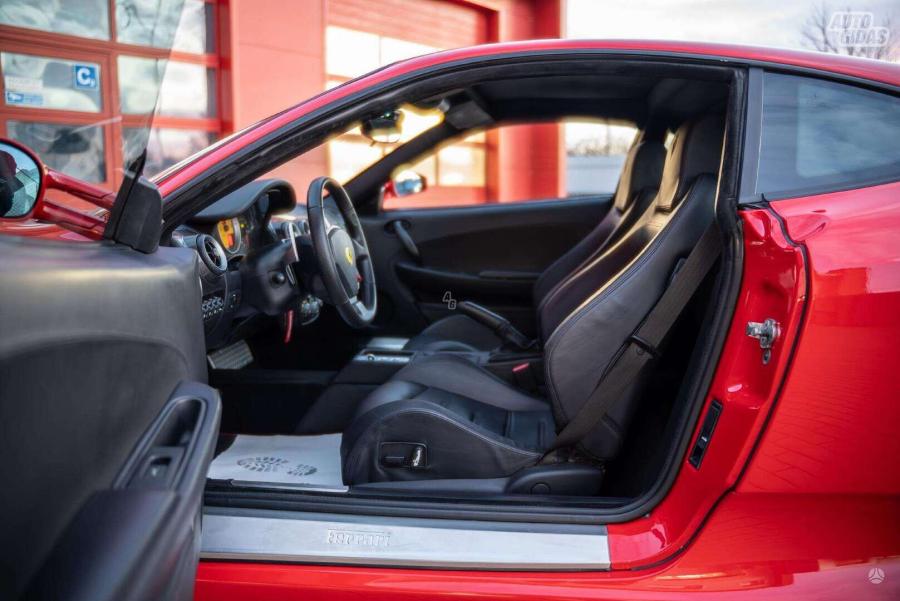 Red Ferrari F430 2008 in Marijampole, with an engine capacity of 4.30 L and mileage of 95 thousand km for 93450 €, photo 30 on AUTOMOTO.COM.LV