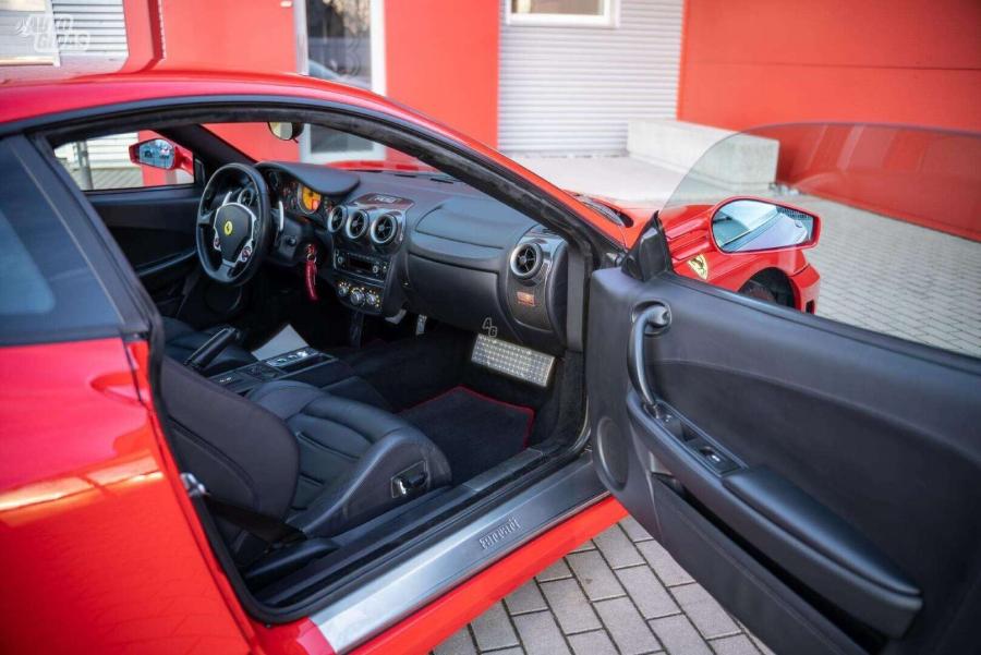 Red Ferrari F430 2008 in Kaunas, with an engine capacity of 4.30 L and mileage of 95 thousand km for 93450 €, photo 34 on AUTOMOTO.COM.LV