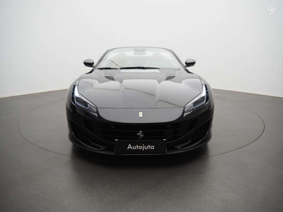 Black Ferrari Portofino 2020 in Vilnius, with an engine capacity of 3.86 L and mileage of 30 thousand km for 211750 €, photo 3 on AUTOMOTO.COM.LV