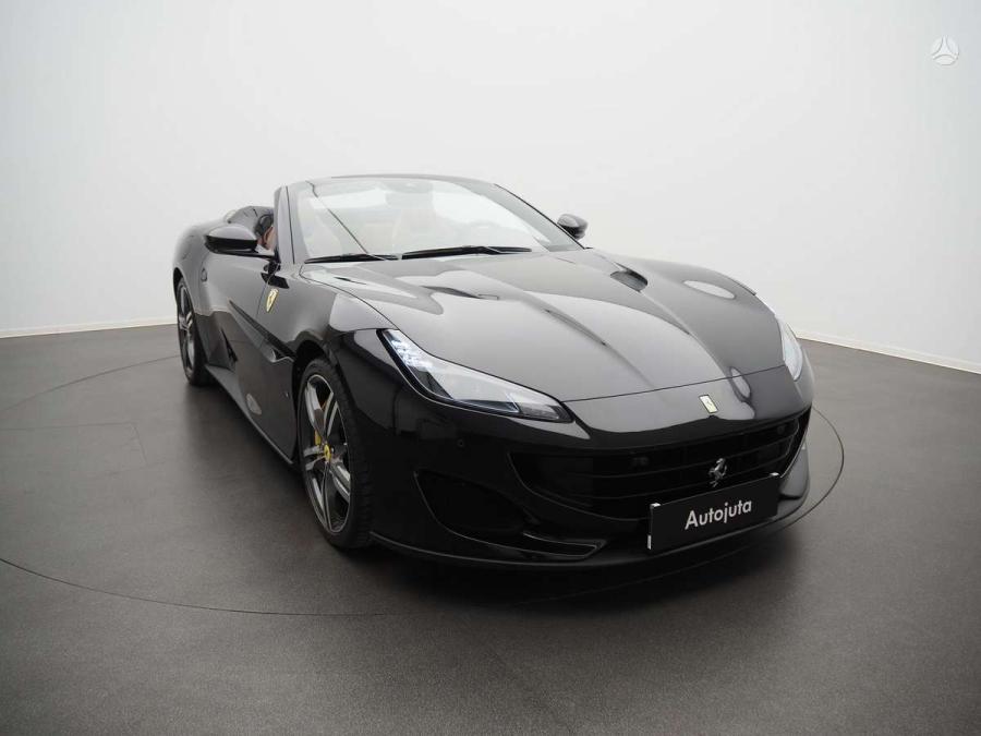 Black Ferrari Portofino 2020 in Vilnius, with an engine capacity of 3.86 L and mileage of 30 thousand km for 211750 €, photo 4 on AUTOMOTO.COM.LV