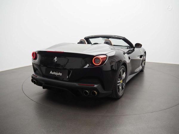 Black Ferrari Portofino 2020 in Vilnius, with an engine capacity of 3.86 L and mileage of 30 thousand km for 211750 €, photo 4 on AUTOMOTO.COM.LV