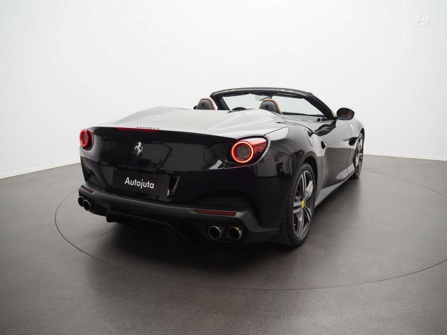 Black Ferrari Portofino 2020 in Vilnius, with an engine capacity of 3.86 L and mileage of 30 thousand km for 211750 €, photo 5 on AUTOMOTO.COM.LV