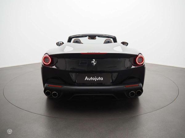 Black Ferrari Portofino 2020 in Vilnius, with an engine capacity of 3.86 L and mileage of 30 thousand km for 211750 €, photo 5 on AUTOMOTO.COM.LV
