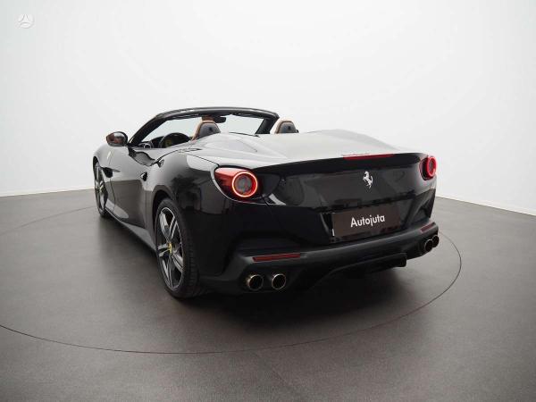 Black Ferrari Portofino 2020 in Vilnius, with an engine capacity of 3.86 L and mileage of 30 thousand km for 211750 €, photo 6 on AUTOMOTO.COM.LV